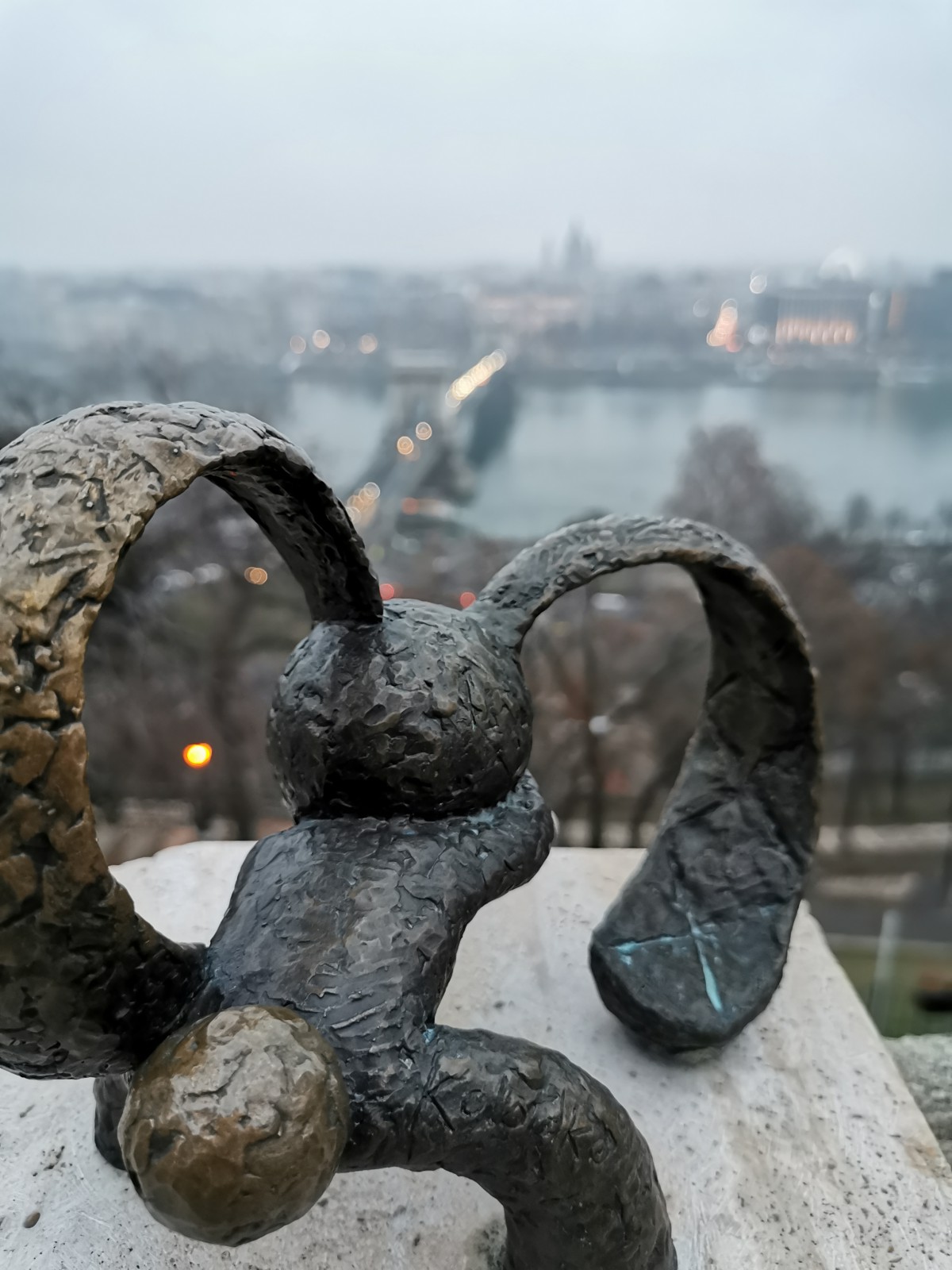 Mini Statue Hunt: Private Guided Walking Tour in Budapest